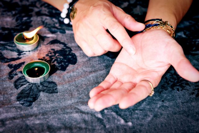 15 Powerful Types of Psychic Readings to help you discover your soul ...